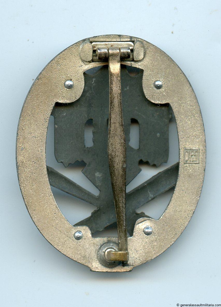 Numbered general assault badge 25 – Josef Felix & Söhne, Gablonz ...